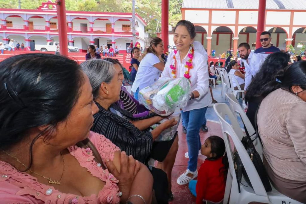 Cumple DIF Oaxaca con su compromiso: entregar apoyos en comunidades ...